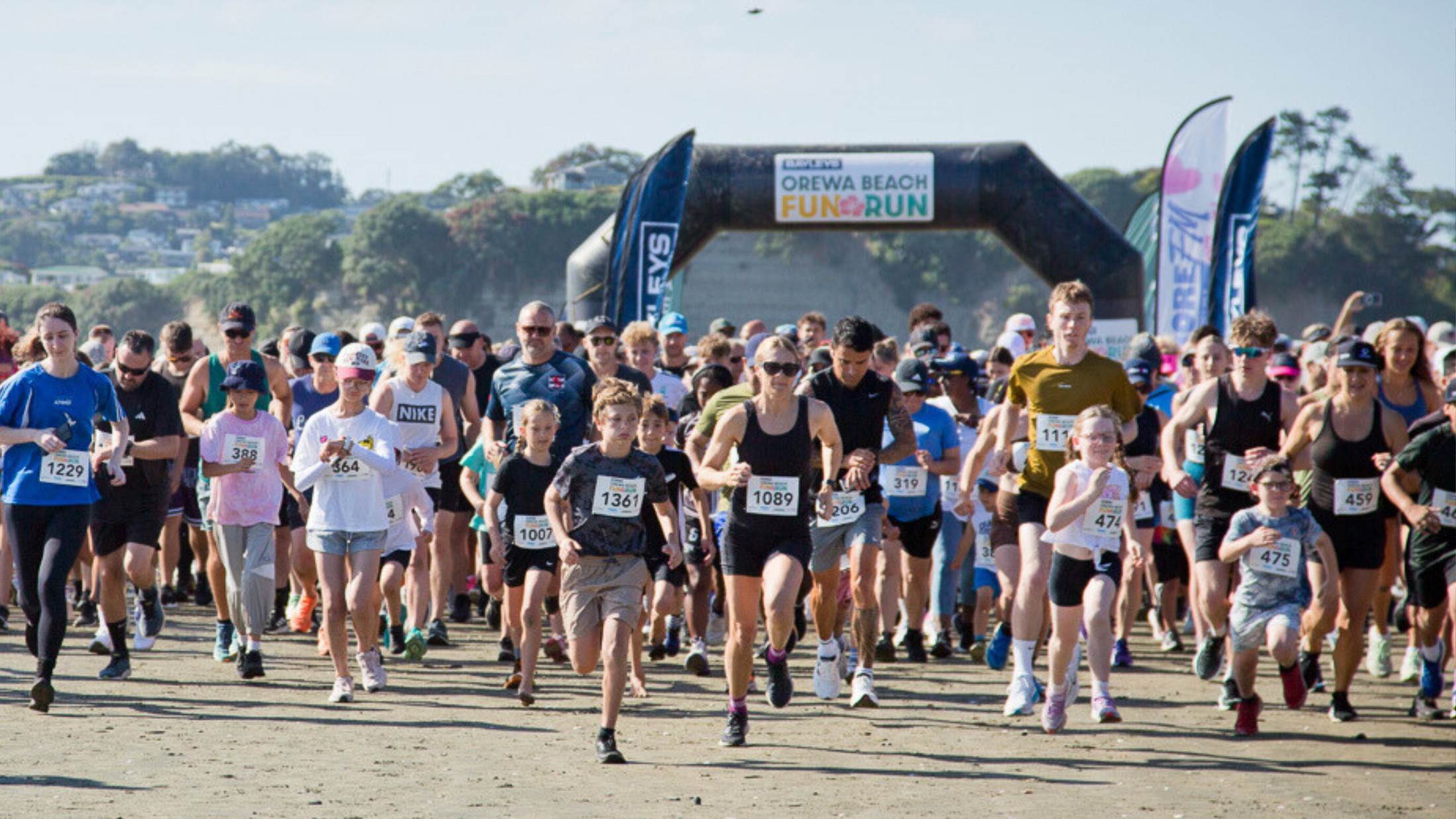 Community Unites for Inaugural Bayleys Orewa Beach Fun Run - Orewa College